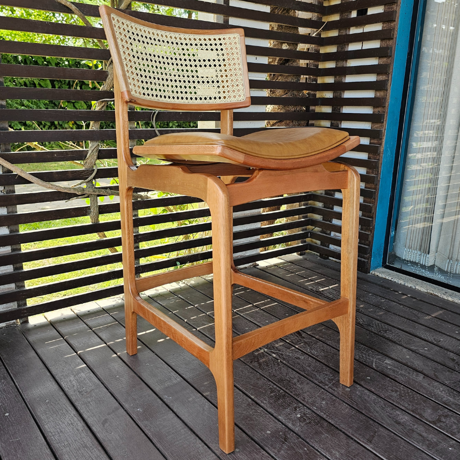 Banqueta Madeira Eva Couríssimo Tela Sextavada